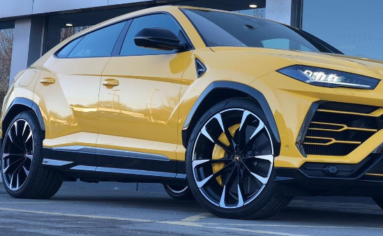 Lamborghini Urus Hire - Limo hire UK