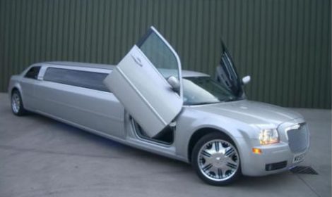 Chrysler C300 Baby Bentley Limo Hire - Limo hire UK